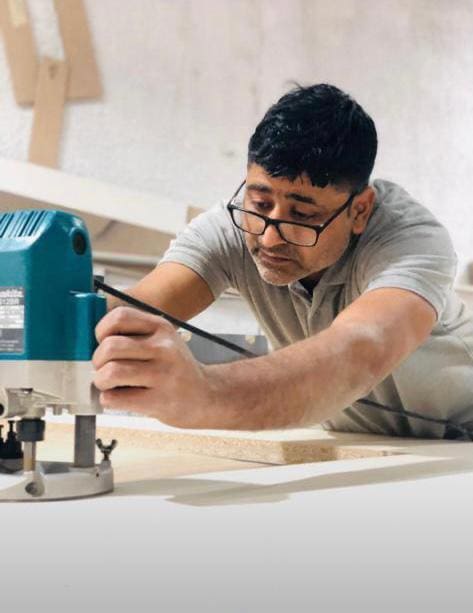 Reasons to Hire an Assembly Service For Modern Office Furniture ...